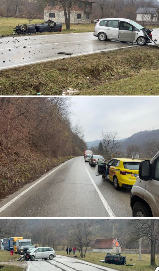 Stravična saobraćajna nesreća u BiH: Jedan automobil na krovu, drugi smrskan | Vijesti